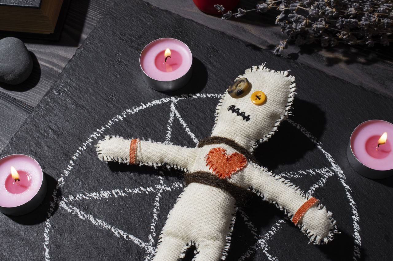 9 Love Spells That Work Overnight: Easy & Effective [2025]